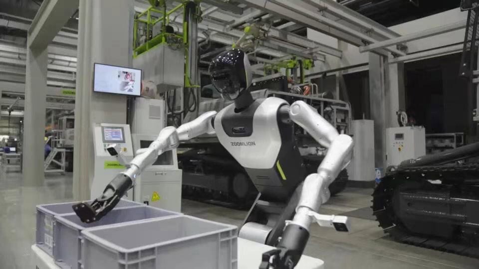 Embracing AI And Robotics In Manufacturing - FutureIoT